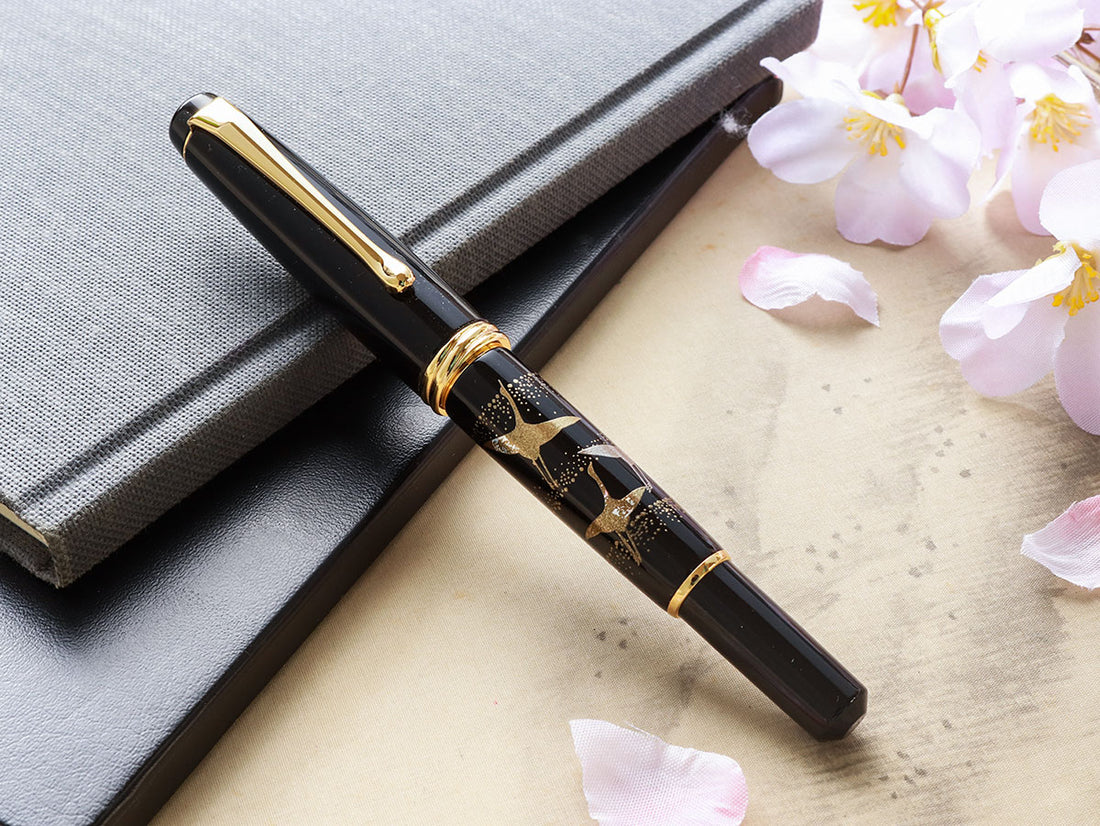 Kuretake Yumeginga Kindai Maki-e - Kakuju Fountain Pen | Wancher Pen
