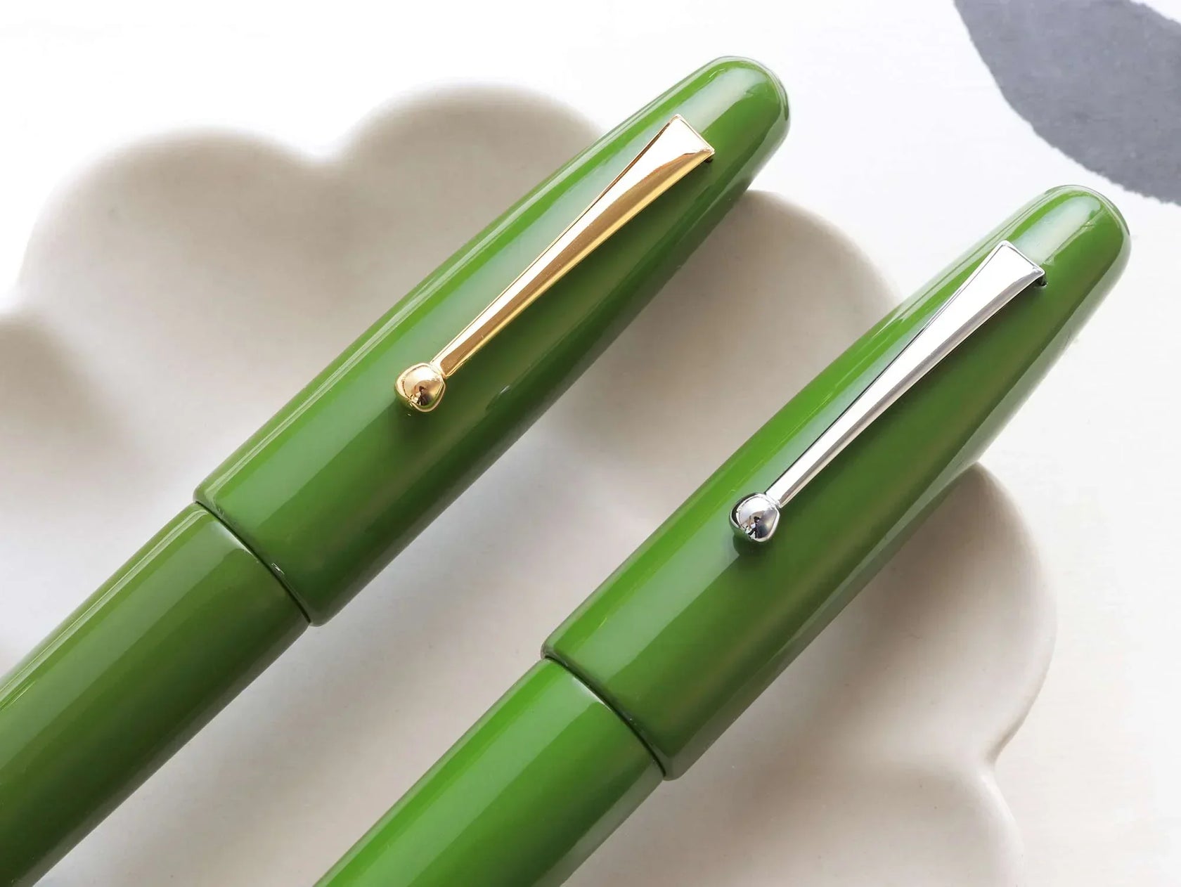 True Urushi - Uguisu-Iro Fountain Pen | Wancher Pen